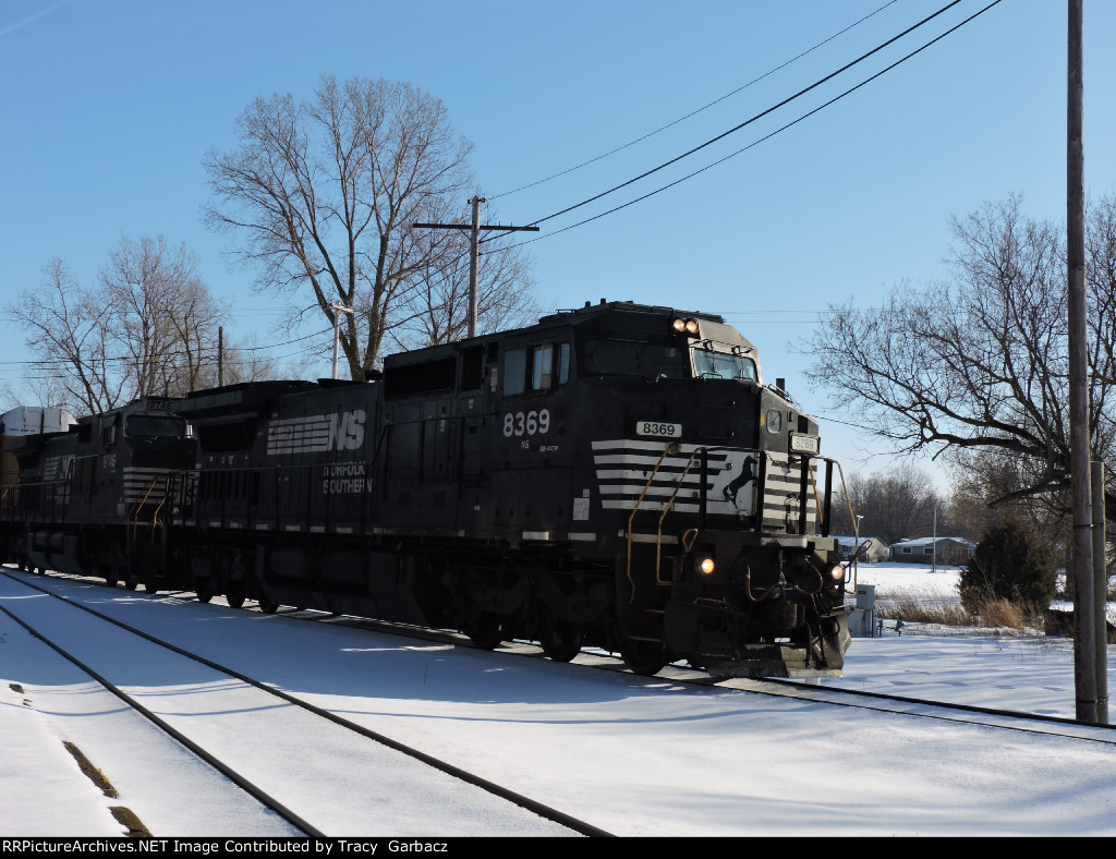 NS 8369 Leading A451